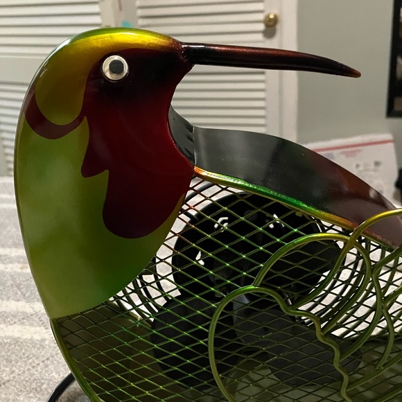 Other | Nwot Hummingbird Hand Painted Metal Figurine Tabledesk Fan ...